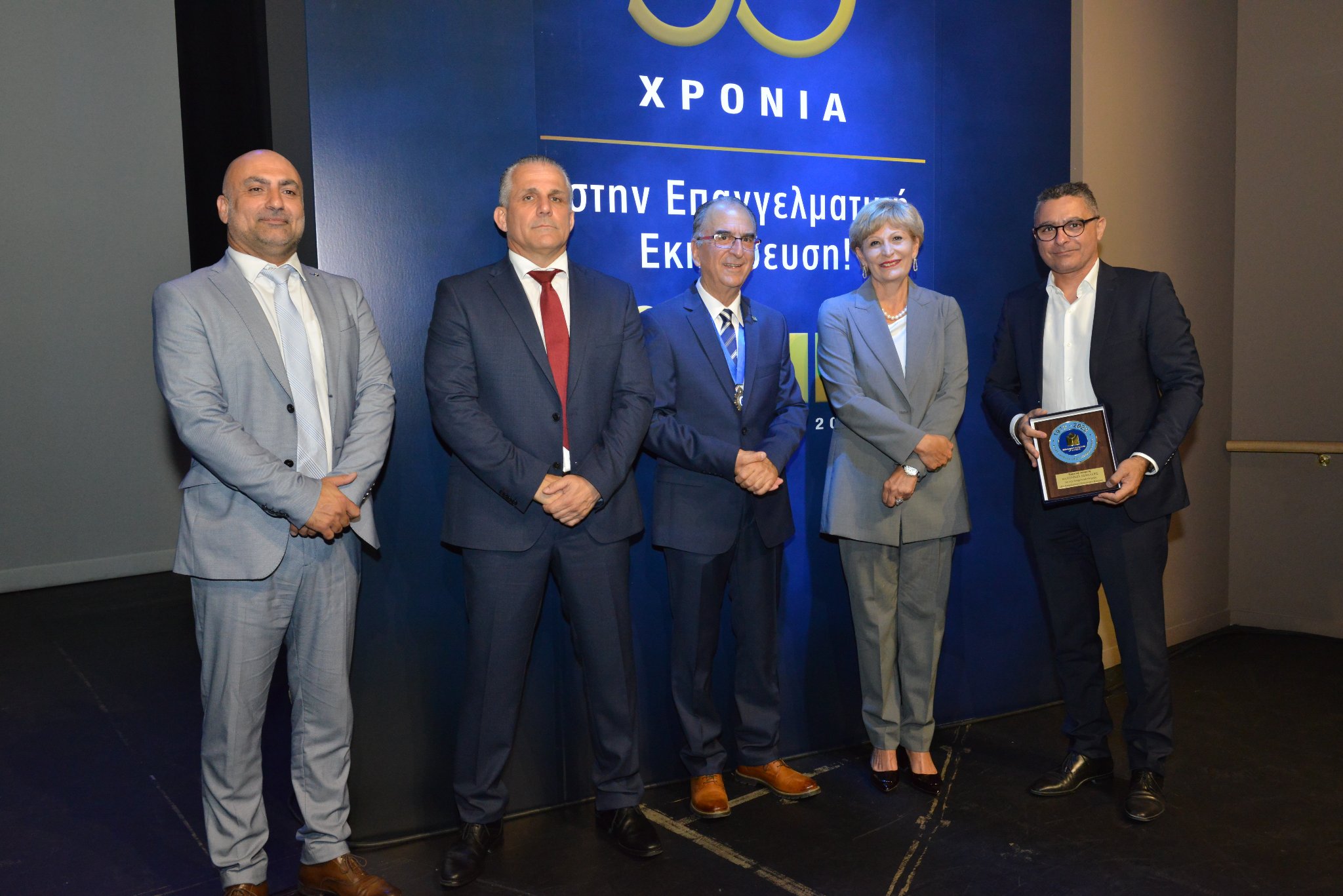 ΤΙΜΗΤΙΚΕΣ ΔΙΑΚΡΙΣΕΙΣ ΣΤΑ ΕΠΑΓΓΕΛΜΑΤΙΚΑ ΣΩΜΑΤΑ ΚΑΙ ΣΤΙΣ ΑΣΦΑΛΙΣΤΙΚΕΣ ...